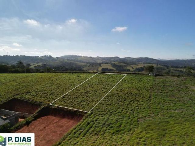 Seu Refúgio no Interior: Terreno com Vista Deslumbrante em Pinhalzinho, SP