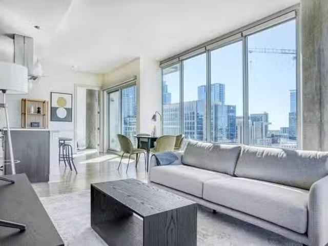 Seven, 615 W 7th St, Downtown Austin 2 Bedroom 2 Bath