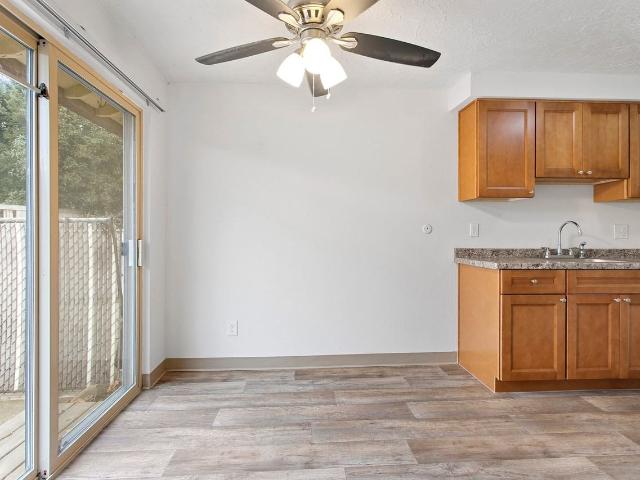 Seven Gables Apartments 2 Bedroom Apartment for Rent at 1021 Se 122nd Ave, Portland, OR 97233 Mill Park