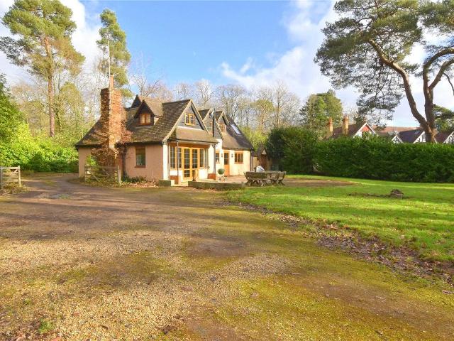 Seven Hills Road, Cobham KT11, 3 bed detached house to rent, £3,500 pcm | PrimeLocation