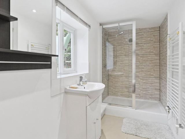 Seven Hills Road, Cobham, Surrey, KT11