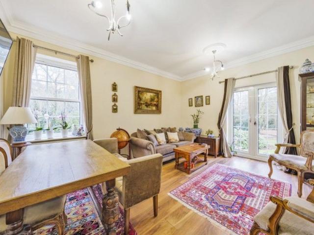 Seven Hills Road, Iver, Buckinghamshire,SL0