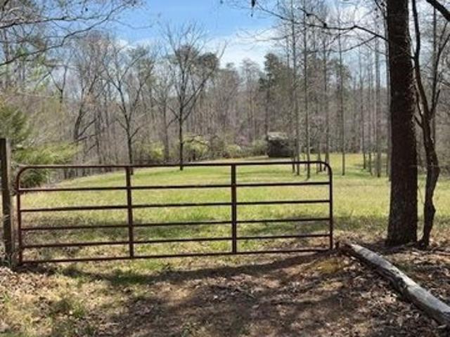 Seven Island Rd, Danbury, NC 27016