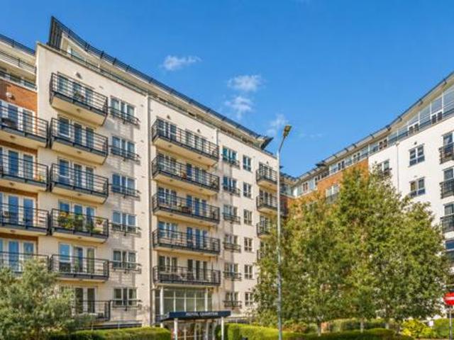 Seven Kings Way, Kingston Upon Thames, 2 Bedroom Flat