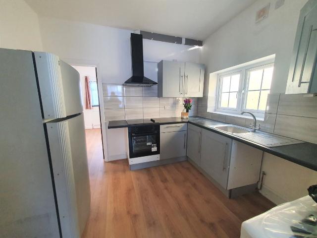 Seven Kings, Essex IG3, 3 bed flat to rent, £2,400 pcm | PrimeLocation