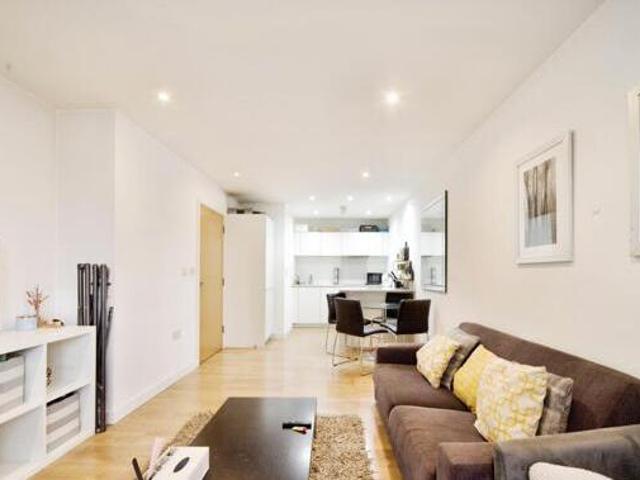 Seven Sea Gardens, London, 1 Bedroom Flat