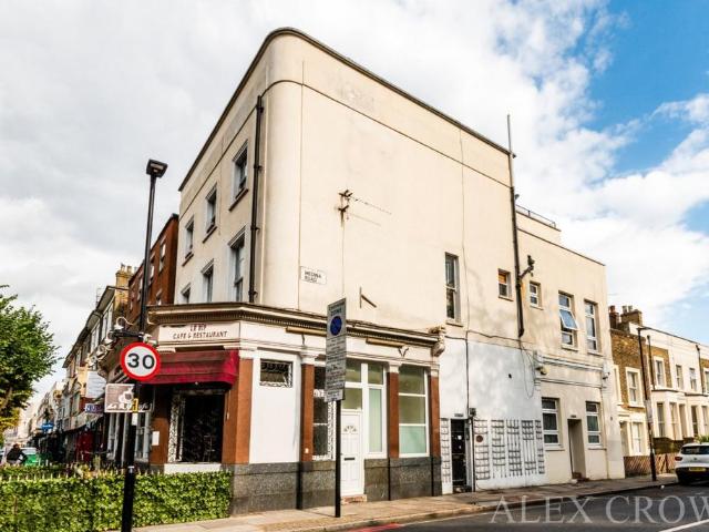 Seven Sisters Road, Finsbury Park 3 bed flat to rent £3,000 pcm £692 pw
