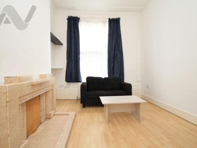 Seven Sisters Road, Finsbury Park N4, 1 bed flat to rent, £1,550 pcm | PrimeLocation