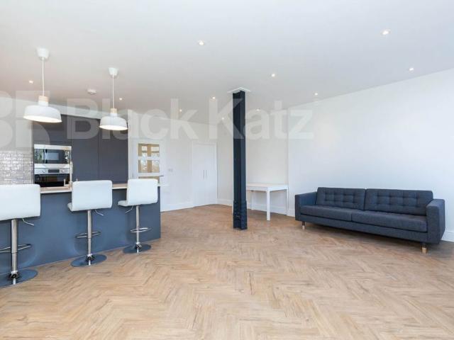 Seven Sisters Road, Finsbury Park N4, 2 bed flat to rent, £2,600 pcm | PrimeLocation