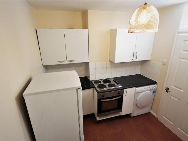 Seven Sisters Road, Holloway N7, Studio to rent, £1,200 pcm | PrimeLocation