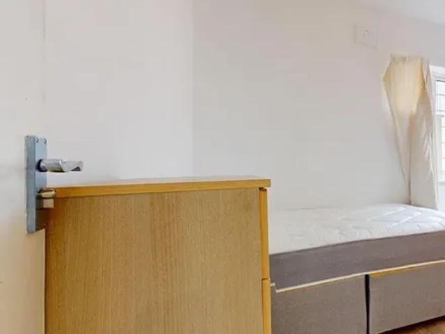 Seven Sisters Road, London, N4 2TR, United Kingdom | Room for rent #167461624 | Rentberry