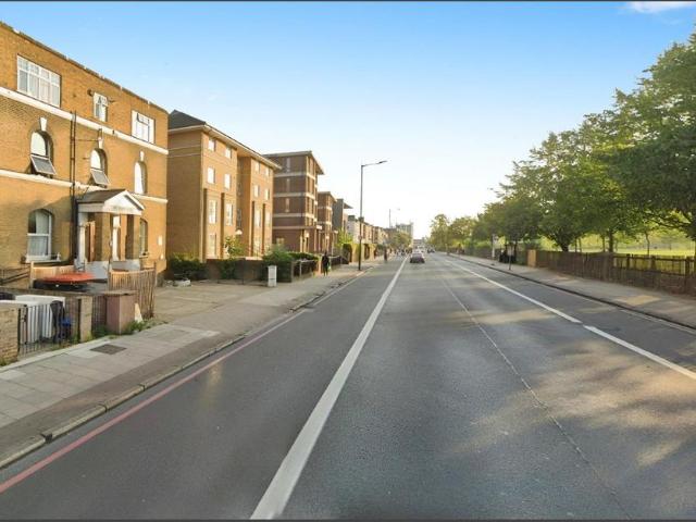 Seven Sisters Road, London N4 2 bed apartment to rent £2,300 pcm £531 pw
