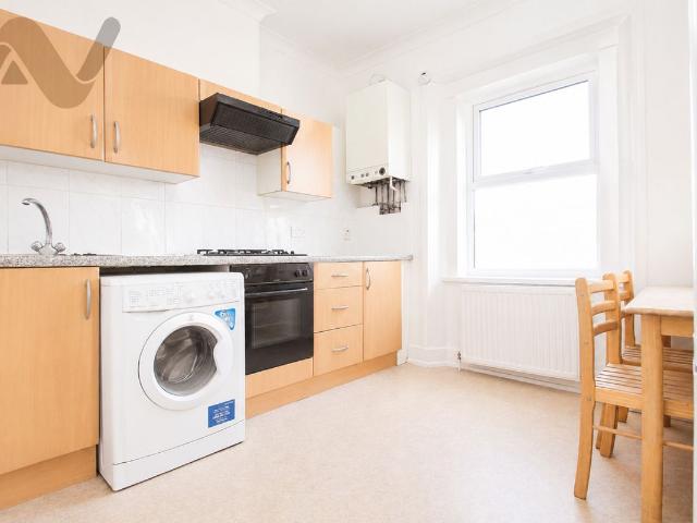 Seven Sisters Road, London N4, 2 bed flat to rent, £1,950 pcm | PrimeLocation