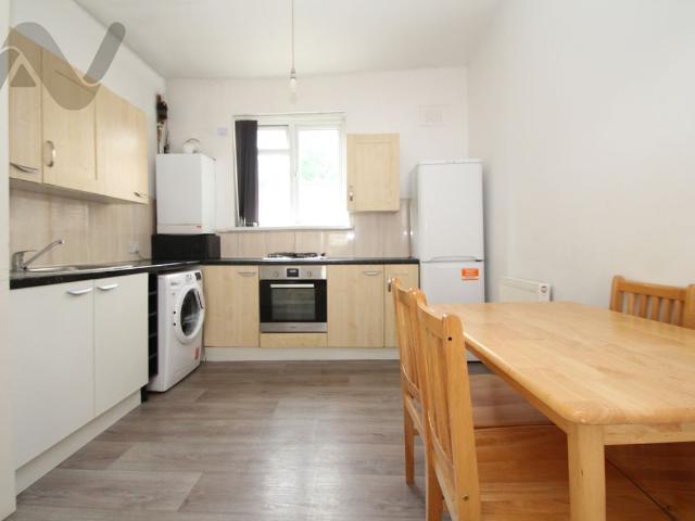 Seven Sisters Road, London N4, 3 bed maisonette to rent, £3,100 pcm | PrimeLocation