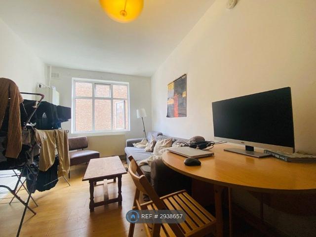 Seven Sisters Road, London N4, 3 bed flat to rent, £2,850 pcm | PrimeLocation