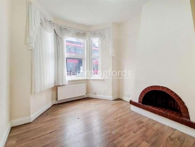 Seven Sisters Road, London, N15