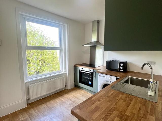 Seven Sisters Road, N7 1 bed flat to rent £1,750 pcm £404 pw
