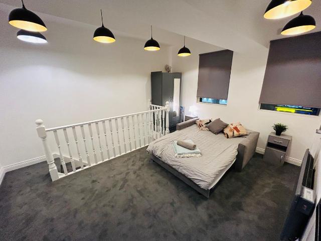 Seven Sisters Road N7, Studio to rent, £1,400 pcm | PrimeLocation