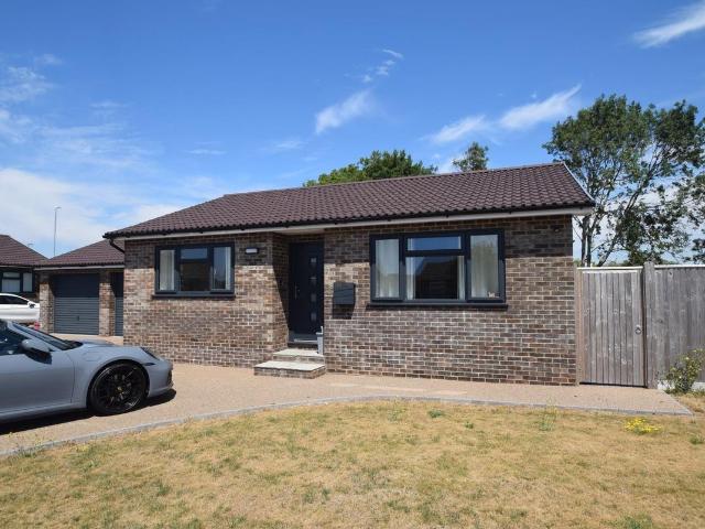Sevenoaks Road, Eastbourne BN23, 2 bed bungalow to rent, £1,350 pcm | PrimeLocation