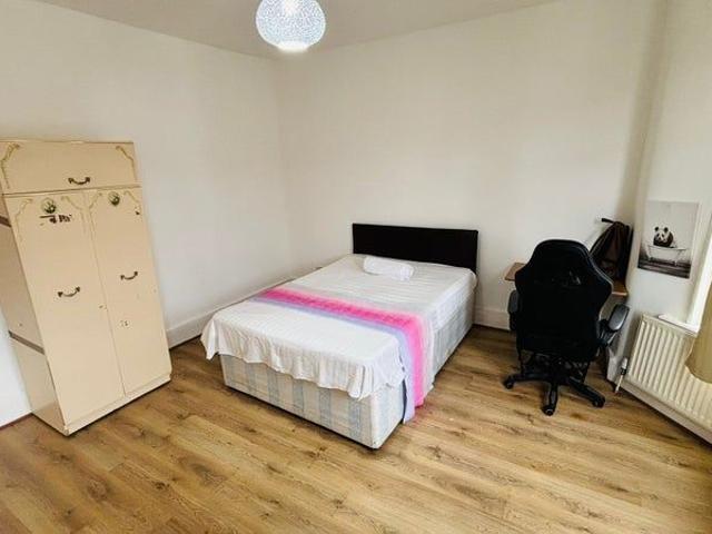 Seventh Avenue, London E12, Room to rent, £849 pcm | PrimeLocation