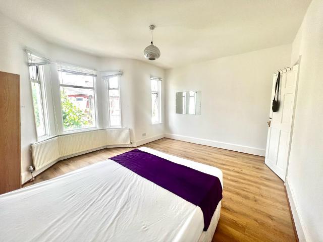 Seventh Avenue, London E12, Room to rent, £849 pcm | PrimeLocation