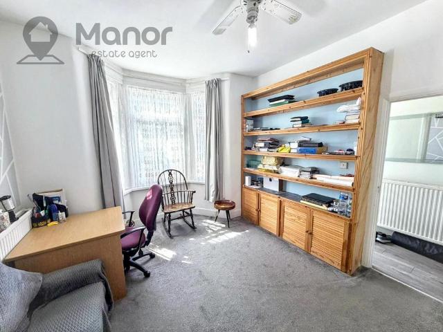 Seventh Avenue, Manor Park, E12 5JL 4 bed terraced house to rent £2,800 pcm £646 pw