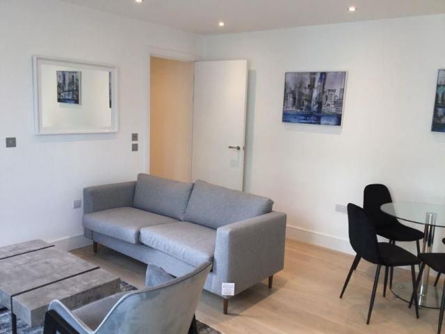 Severn Court, West Drayton UB7, 1 bed flat to rent, £1,500 pcm | PrimeLocation