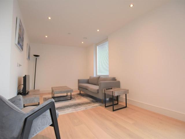 Severn Court, West Drayton UB7, 2 bed flat to rent, £1,900 pcm | PrimeLocation