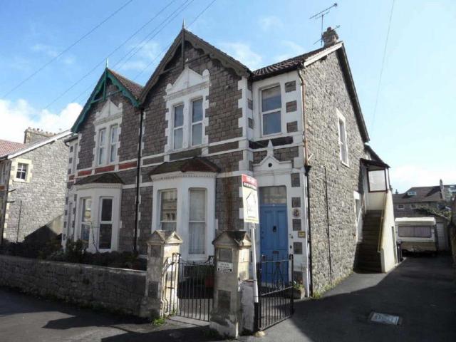 Severn Road, Weston Super Mare 2 bed apartment to rent £1,050 pcm £242 pw