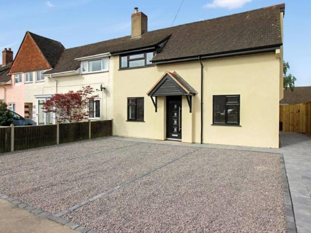 Severn Road, Lydney GL15 4 bed semi detached house to rent £1,550 pcm £358 pw