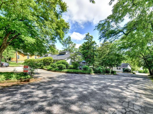 SeVille Apt. Located Near UGA North Campus!