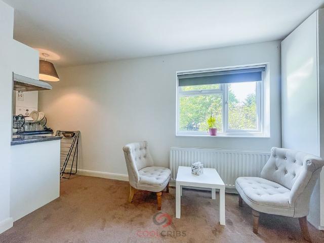 Sevington Road, Hendon, NW4