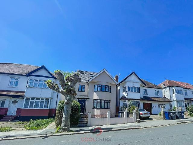 Sevington Road, Hendon, London NW4 Studio to rent £1,352 pcm £312 pw