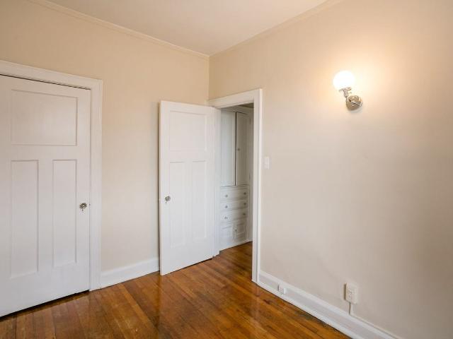 Seward Plaza Studio Apartment for Rent at 127 Seward St, Detroit, MI 48202 Central