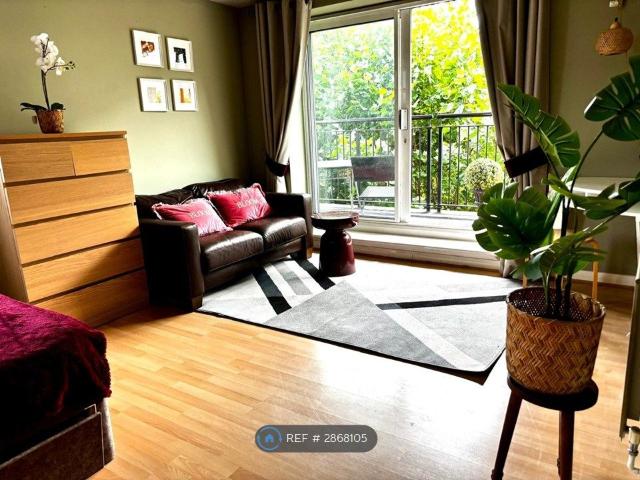 Sexton Court, London E14, Room to rent, £1,350 pcm | PrimeLocation