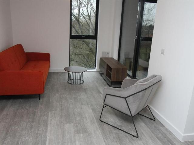 Seymour Grove, Manchester M16 2 bed apartment to rent £1,450 pcm £335 pw