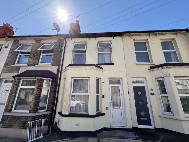 Seymour Road, Chatham ME5, 3 bed terraced house to rent, £1,250 pcm | PrimeLocation
