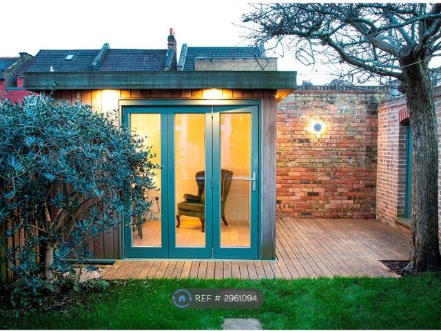 Seymour Road, London N8, 2 bed flat to rent, £2,600 pcm | PrimeLocation