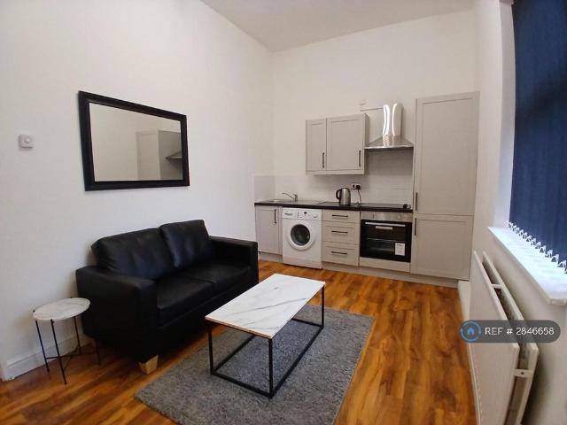 Seymour Road, Manchester, M8 2 bed flat to rent £1,050 pcm £242 pw