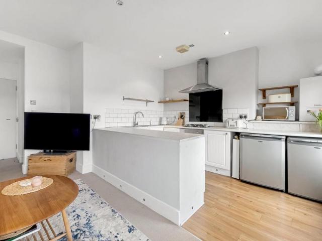 Seymour Terrace, Anerley, London, SE20 1 bed flat to rent £1,595 pcm £368 pw