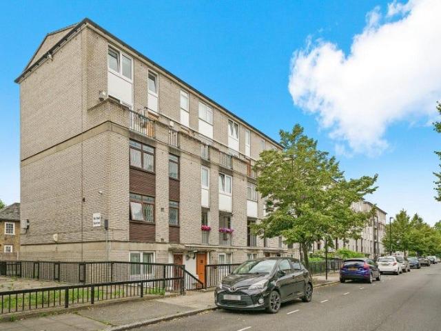 Seyssel Street, Canary Wharf E14, 3 bed flat to rent, £3,550 pcm | PrimeLocation