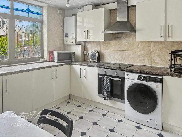Seyssel Street, LONDON 3 bed apartment to rent £3,100 pcm £715 pw