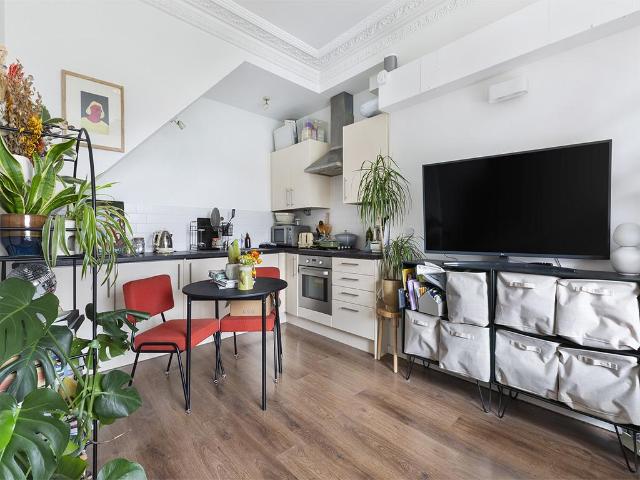 SFR Flat 7, 50 The Gardens SE22 Studio to rent £1,460 pcm £337 pw