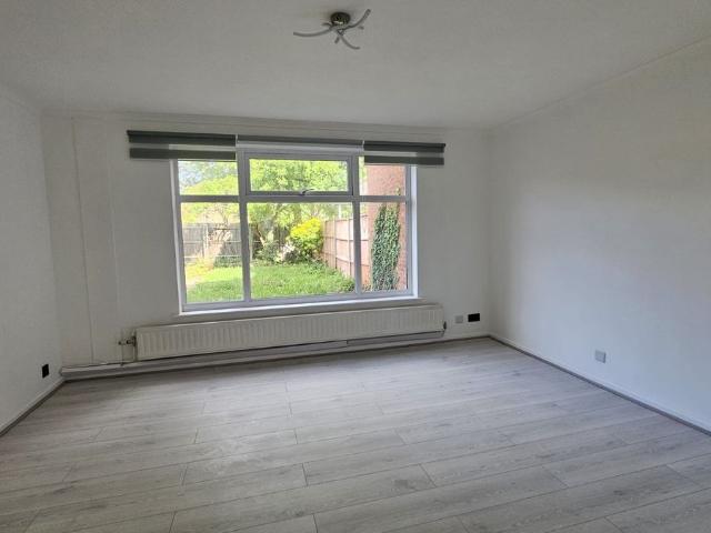 Skarnings Ct, Winters Way, Waltham Abbey EN9, 3 bed flat to rent, £3,200 pcm | PrimeLocation