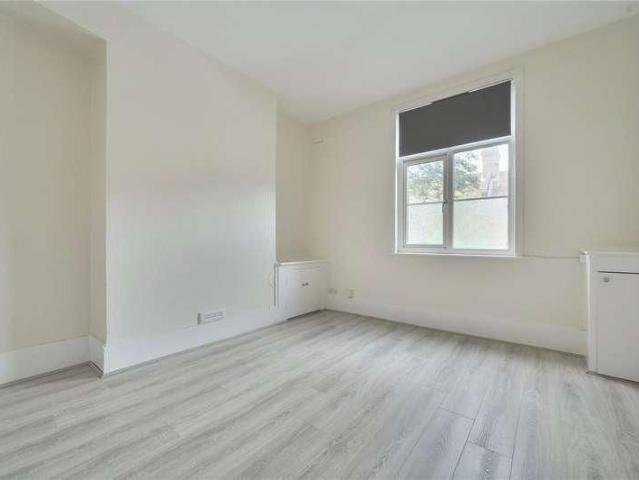 Sketty Road, Enfield, EN1
