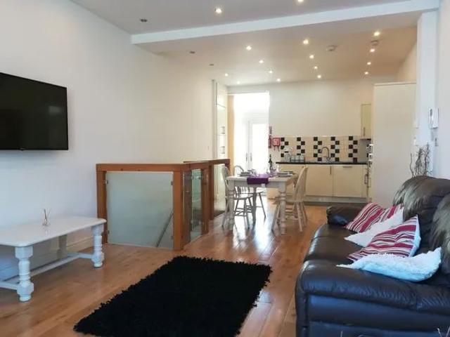 Sketty Road, Swansea, SA2