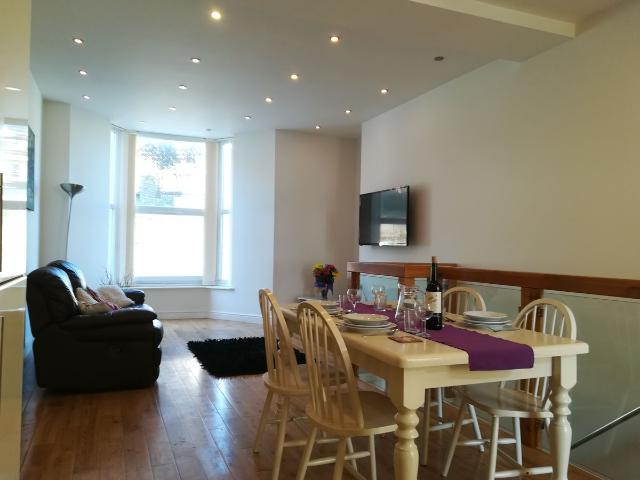 Sketty Road, Swansea SA2, 2 bed flat to rent, £1,000 pcm | PrimeLocation
