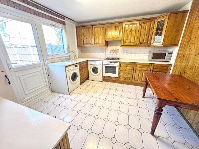Skelley Road, Stratford E15, 3 bed property to rent, £2,500 pcm | PrimeLocation