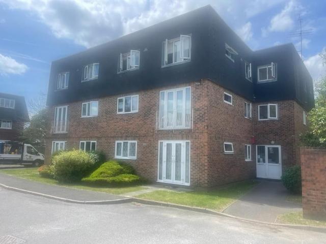Skerries Court, Langley, Berkshire SL3, 1 bed flat to rent, £1,200 pcm | PrimeLocation