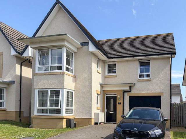 Skerryvore Loan, Fairmilehead. 4 bed detached house to rent £2,800 pcm £646 pw